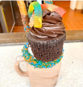 The Best Snacks and Foods at Hersheypark You Have to Try - Lola Lambchops