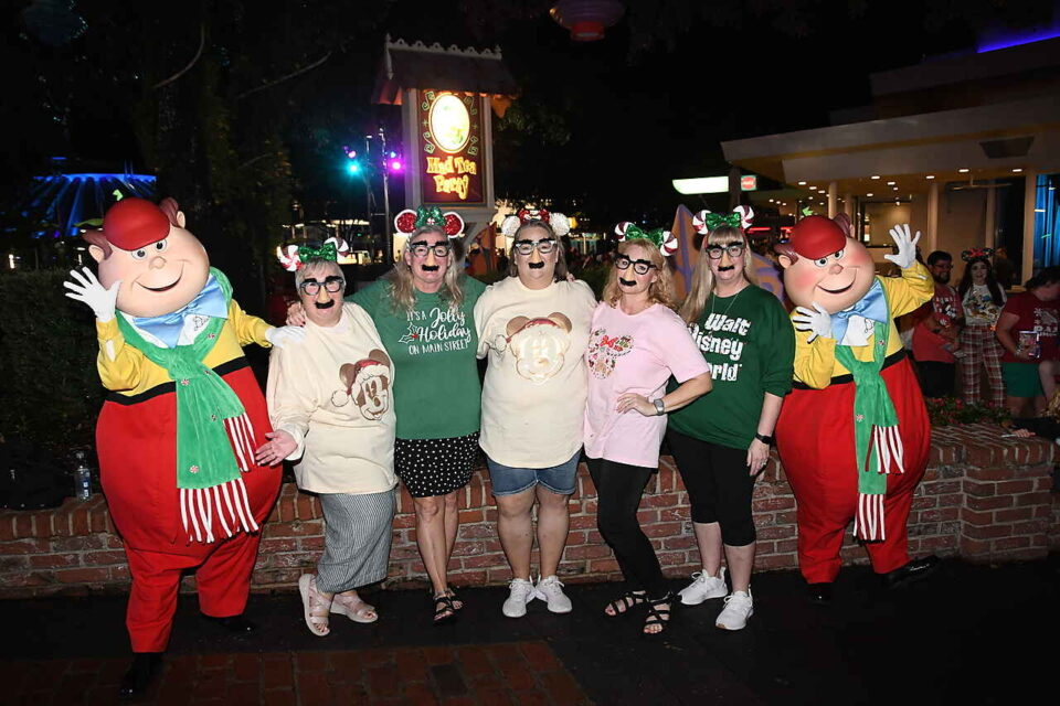 Where to Find Characters at Mickey's Very Merry Christmas Party 2023 ...